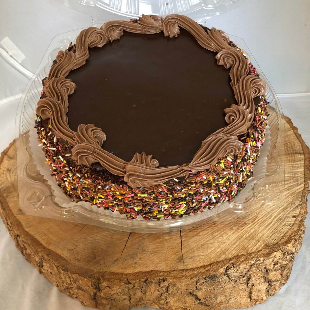 8" Round Cake - Fresh Cream, Chocolate or Vanilla Buttercream – Molloy ...